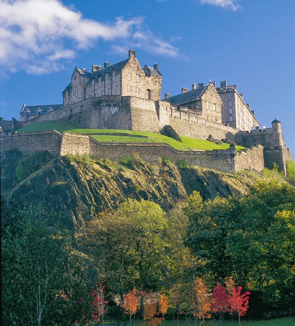 Alluring Planet: Edinburgh castle, Scotland