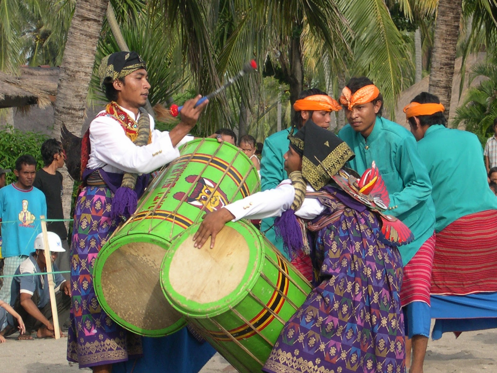 KERIS PUSAKA INDONESIA: Gendang Beleq
