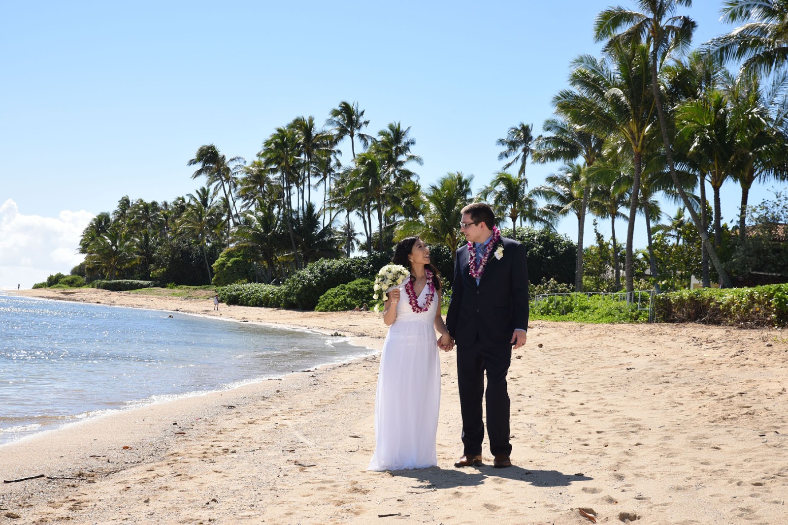 Honolulu Weddings: Jennie and Dave at Waialae Beach Park