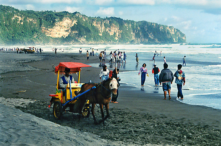 Parangtritis Beach ~ Malay Travel and Tour