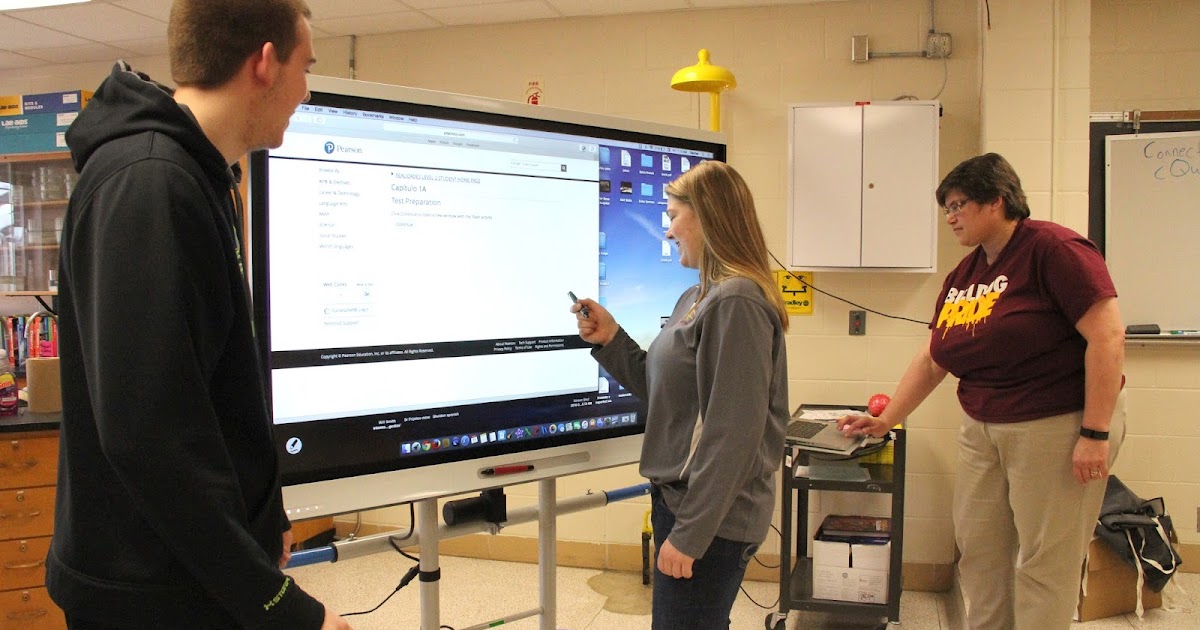 LP Bulldog Blog: New Mobile Interactive Display SmartBoard at LP School