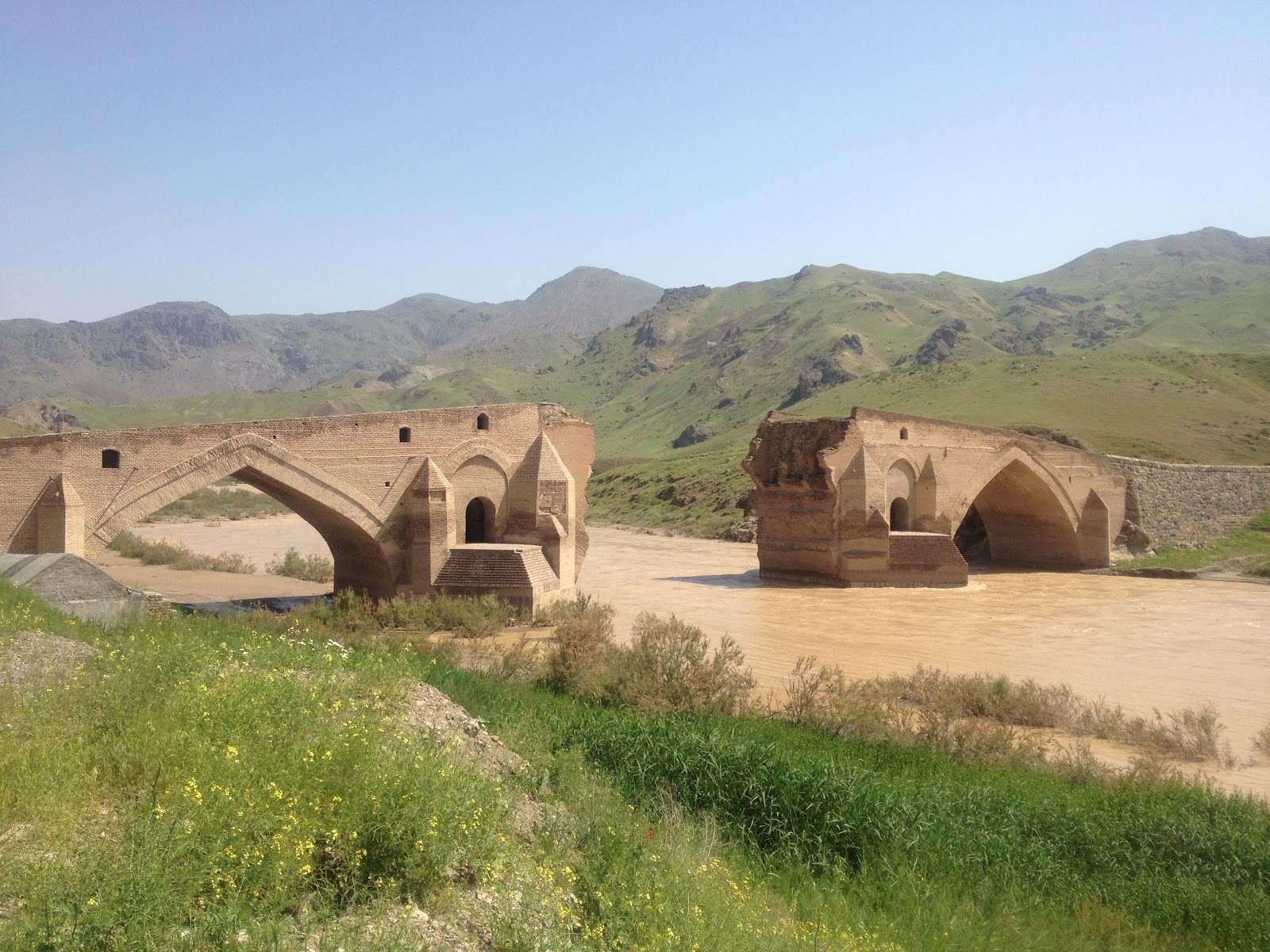 La Ruta de la Risa: 8 de mayo. Miyaneh-Zanjan. "El miserable"