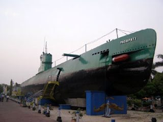 Live With English: Surabaya Submarine Monument (MONKASEL)