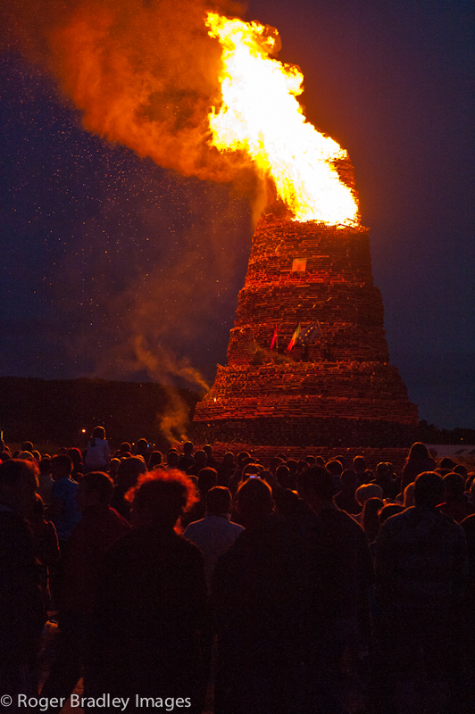 Ulster Photography: Biggest Eleventh Night Bonfire!