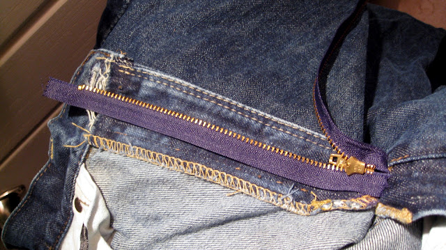 Beth Stone Studio: {Home} DIY: How to Fix a Broken Zipper