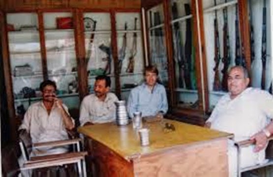 HD Wallpapers and HD Photos: Pakistan Antique Gun Shop HD Photo
