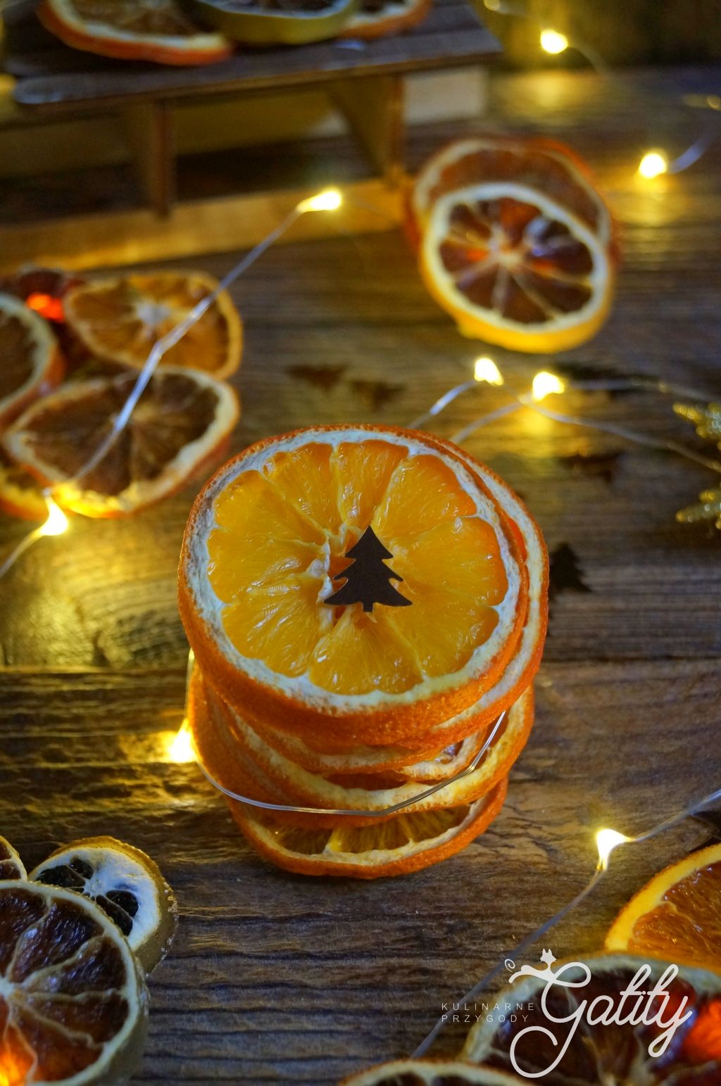 Suszone pomarańcze, cytryny, mandarynki i limonki