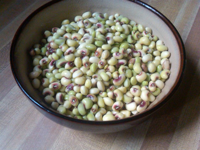 Healthy Eating Nashville: Farm Fresh Purple Hull Peas & Green Beans