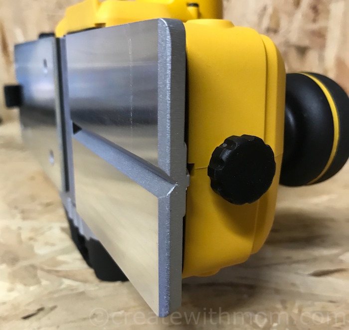 Create With Mom: The Dewalt DCP580B 20V Max Brushless Planer #DIY tool