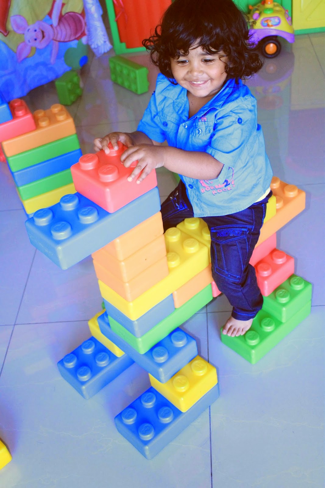 MakingMamaMagic: Capturing Childhood : Lego Building