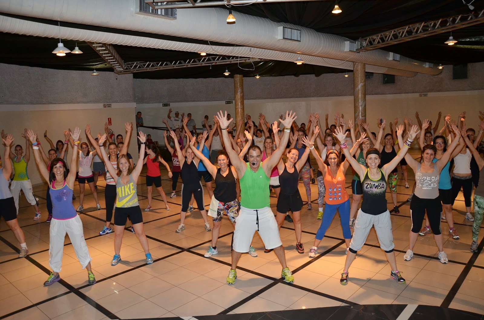 SOCIAIS CULTURAIS, GASTRONOMIA E ETC: Indaiatuba Clube realiza o Zumba ...