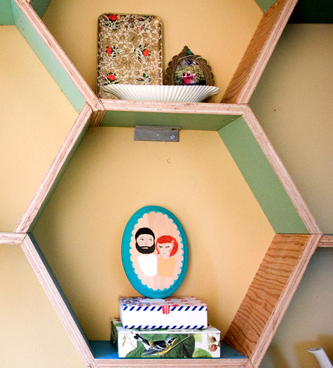 Barkács projekt: csináld magad hexagon falipolc - Inspirációk Magazin