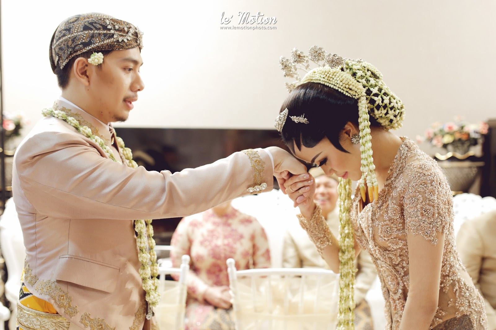 Le Motion Photo: Stephanie & Gilang Wedding (Pernikahan adat Jawa)
