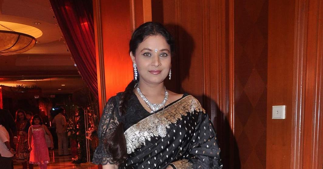 Sharbani Mukherjee in Black Saree - Saree Blouse Patterns