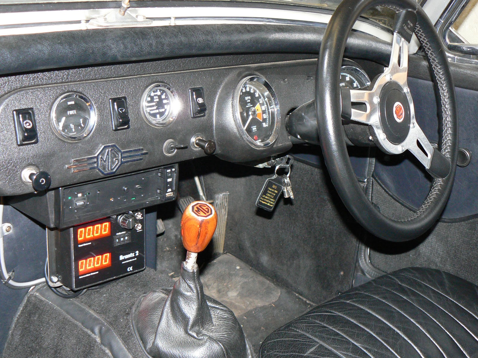 MG Midgets: December 2011