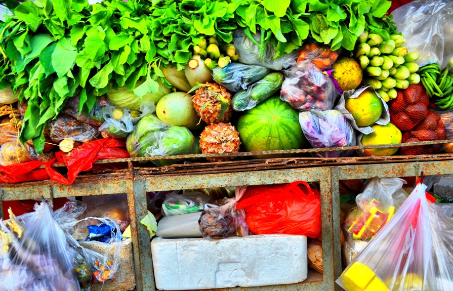 INDONESIA SOCIAL MEDIA: Kenaikan BBM, Pedagang Sayur Keliling Hanya ...