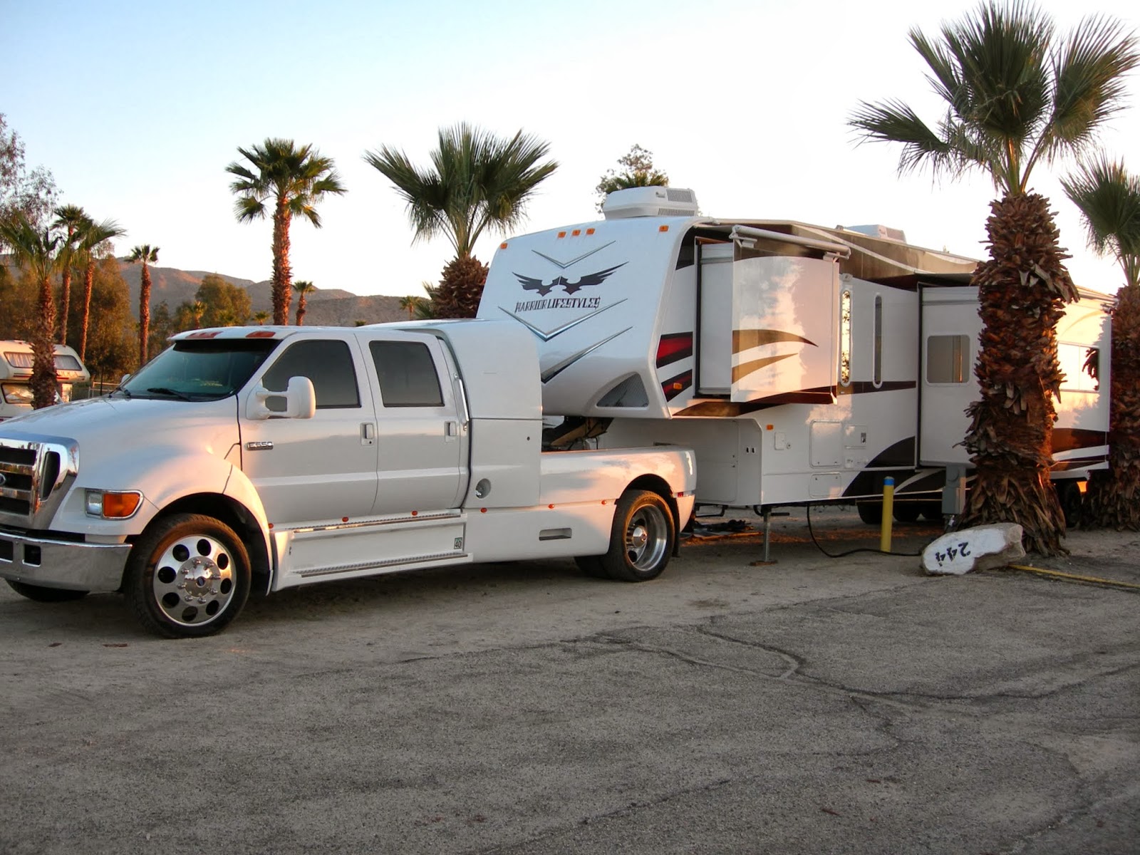 RV Voyageur: 1/2 In The Desert & 1/2 At Home....