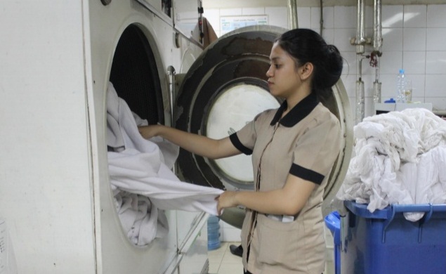 Proses - Poses dalam Pencucian Linen dari Pengumpulan Linen Kotor ...