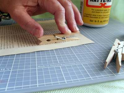 fabricfriend: Altered Clothes Pin Tutorial