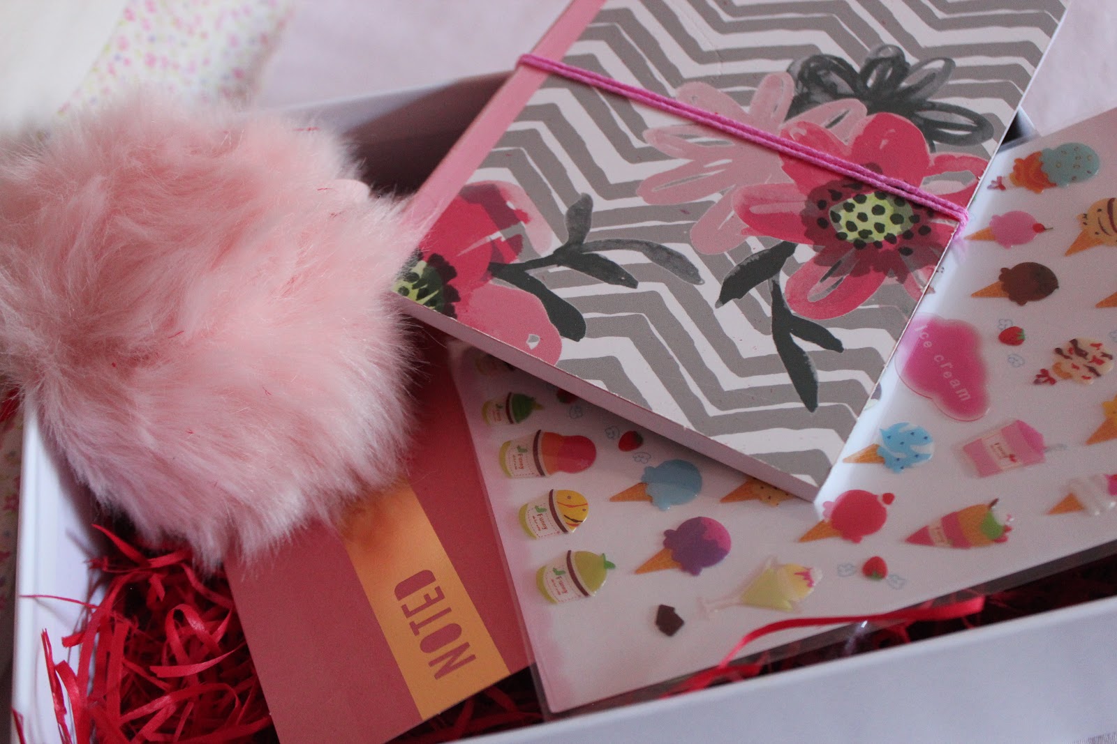 Pretty Parcel Project Unboxing - Georgie xoxo | Enchanted Living