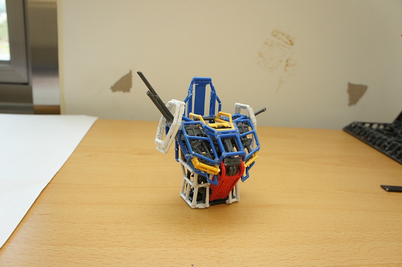 GUNDAM GUY: Zeta Gundam w/ Display Stand Made of Gunpla Runners ...