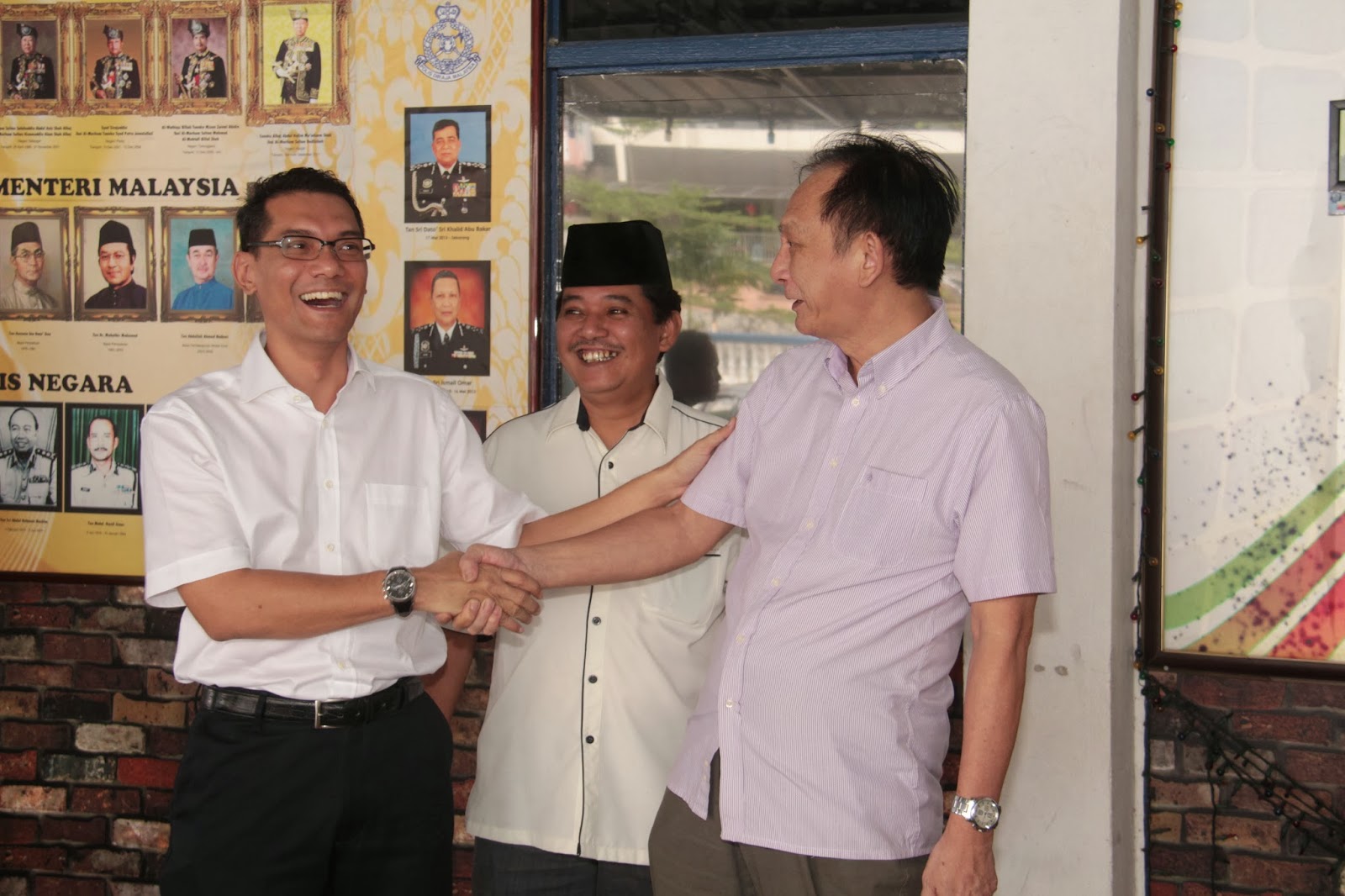 Laporan Polis oleh Umno Bahagian Ampang dan NGO ~ Aku Peduli Apa @ APA