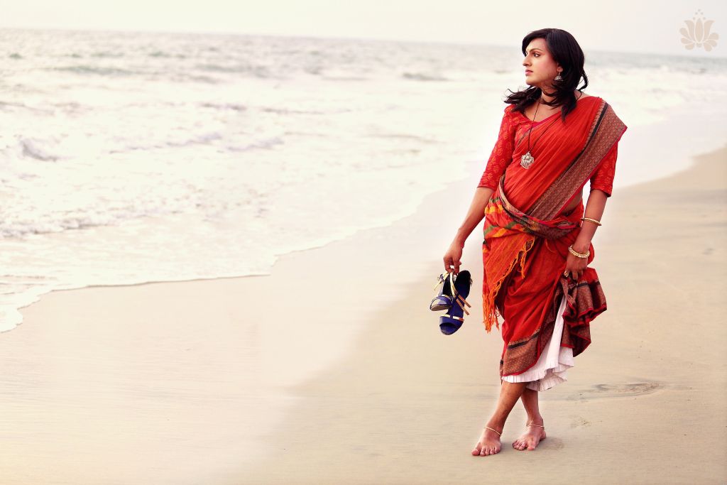 Dua Transgender India Menjadi Model Pakaian Tradisional Perempuan India ...