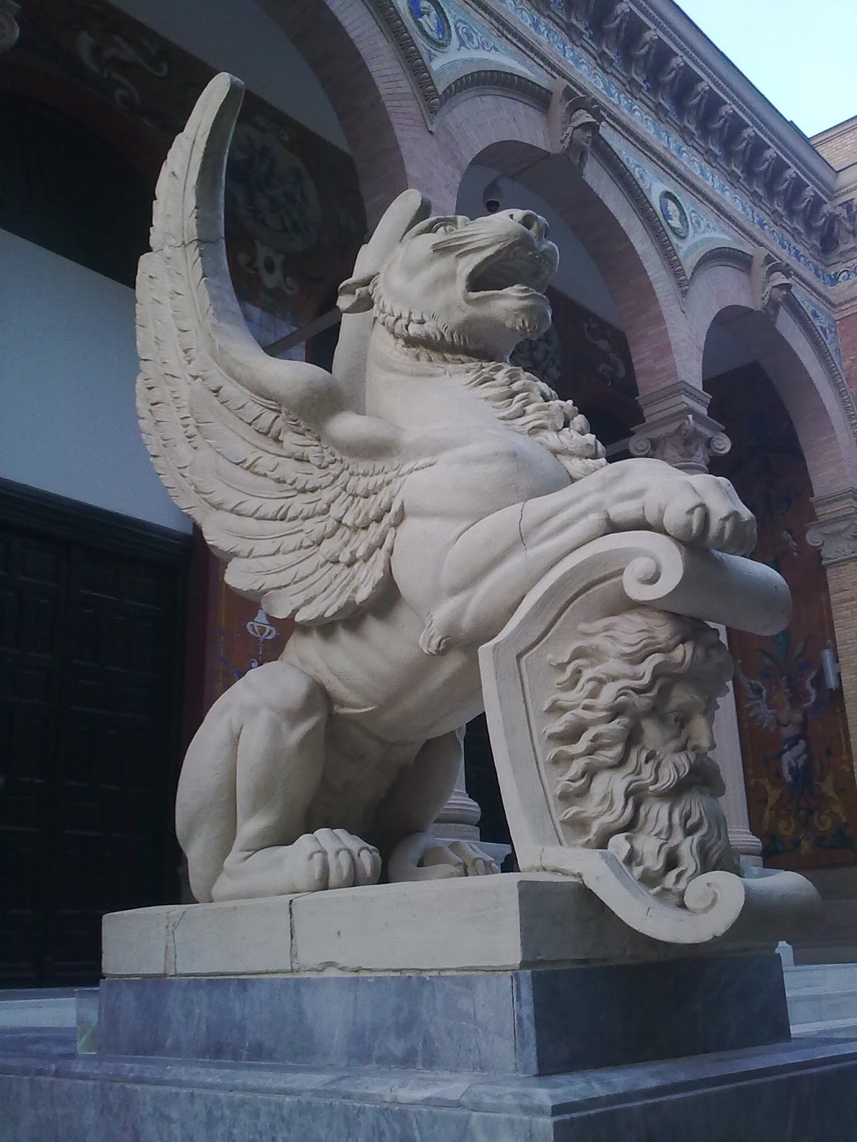 Historia del Arte Todo Derecho: León Alado