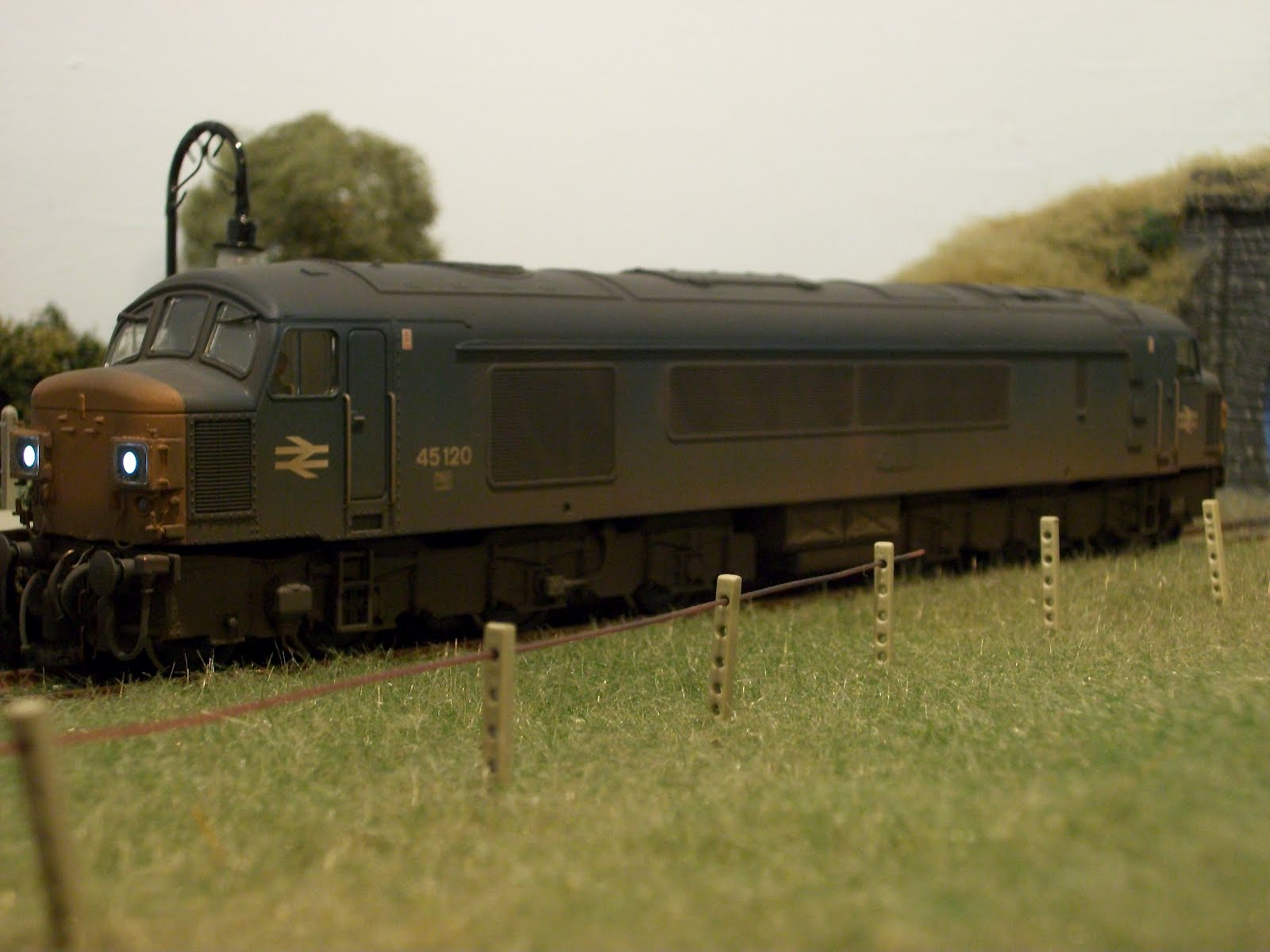 Choppers Railway: Watergate Halt: Bachmann class 45 with DCC sound
