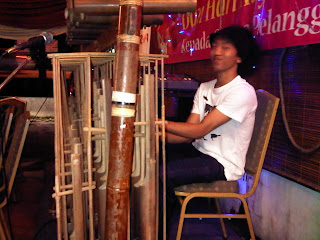 How to play of Angklung Instrument or Cara Bermain Alat Musik Angklung ...