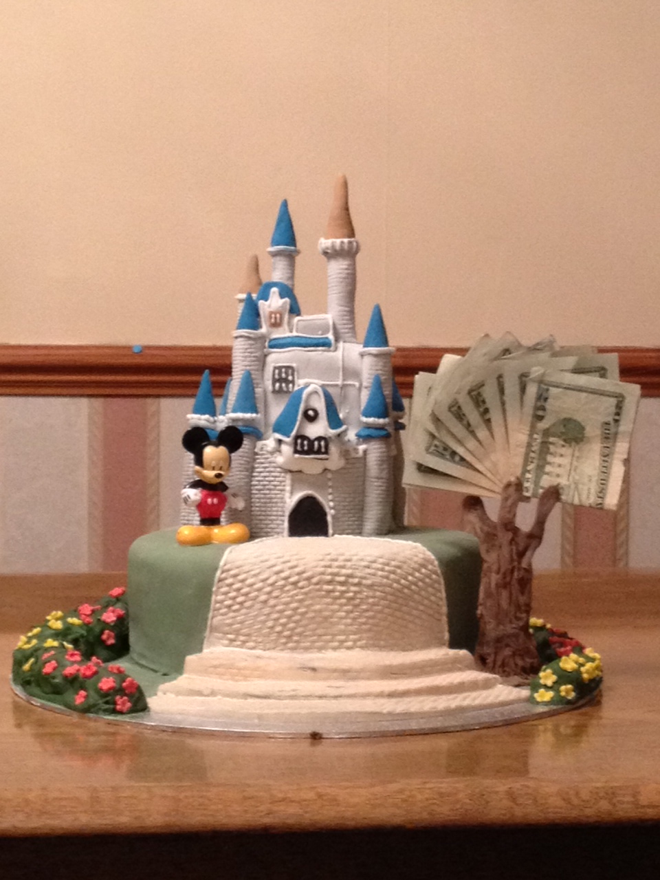 Crafty Cakes and Cards: Graham's Disney Birthday Cake