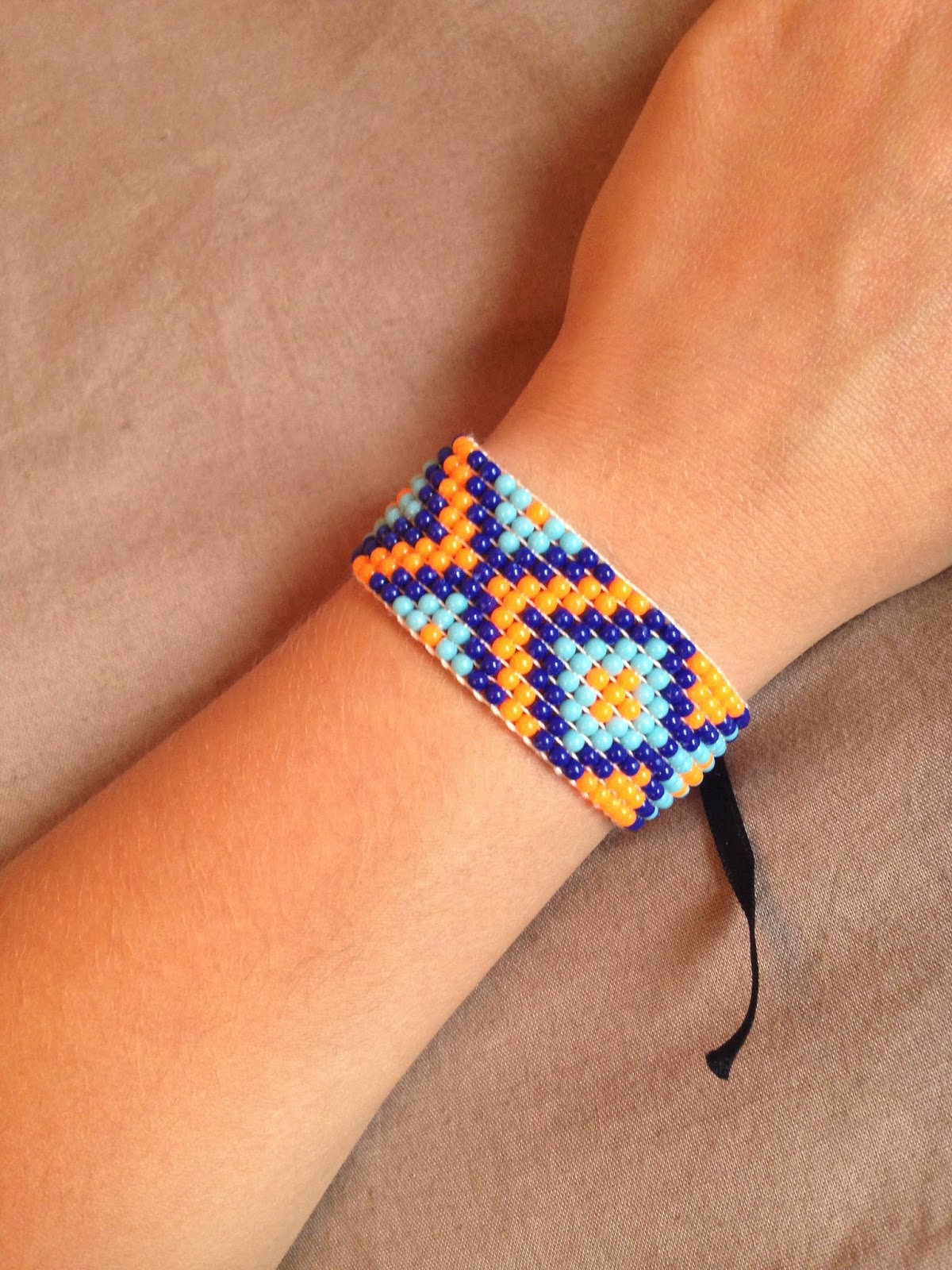 On Wednesday we wear PINK !: Le bracelet brésilien en perles tissées