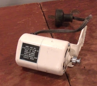 Vintage Sewing Machines: Singer 20U33