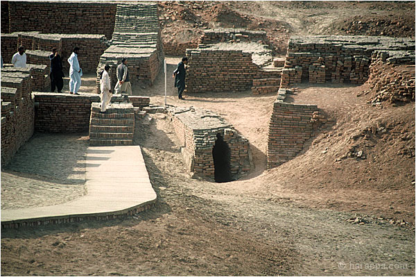 Pakistan Historical Places: Visit of Mohenjo-Daro