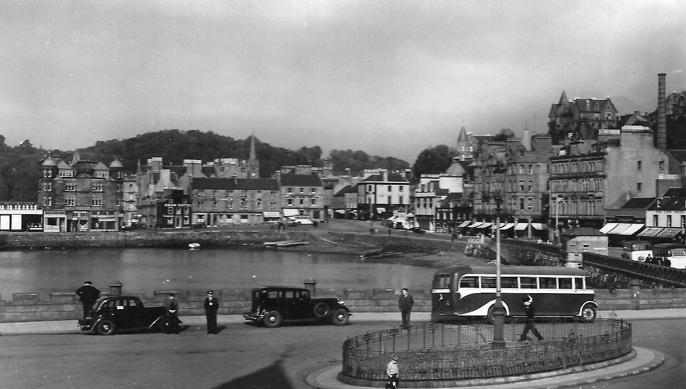 Tour Scotland Photographs: Old Photographs George Street Oban Scotland