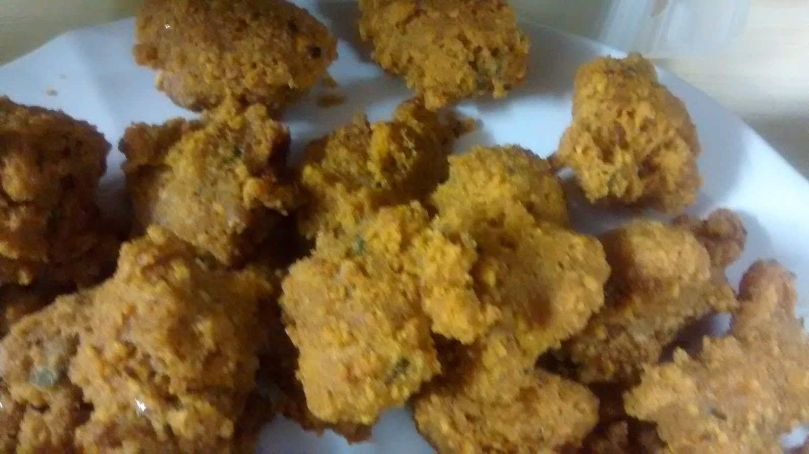 Pathare Prabhu Recipes: Ova chya panan che muthe (Ajwain leaves bajiya)