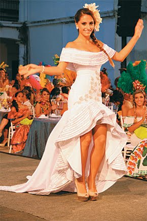 Fotos Café de reinas, Daniela fue la sensación | Carnaval de Santa Cruz ...