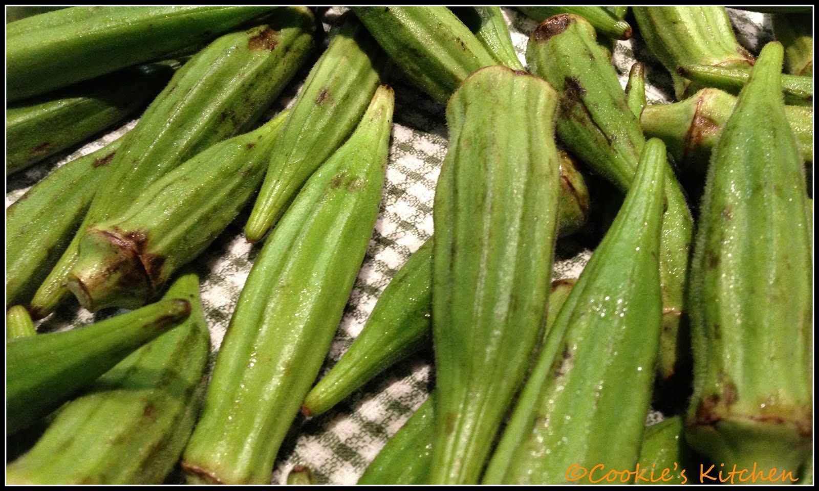 Cookie's Kitchen: My love affair with Bhindi (Okra) continues
