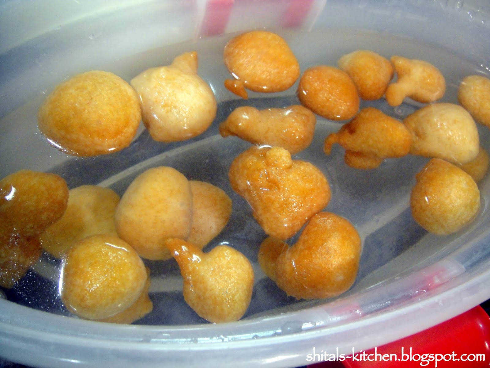 Shital's-Kitchen: Dahi Pakodi