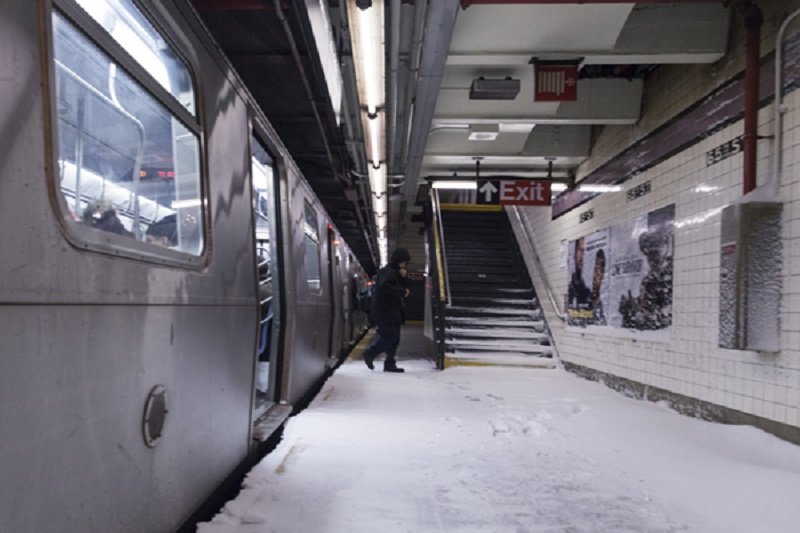 Fashion Gist: 5 of 10 Incredible Pictures Of Extremely Cold Weather ...