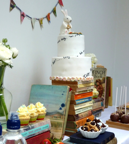 Amelie's House: THE BOOK PARTY