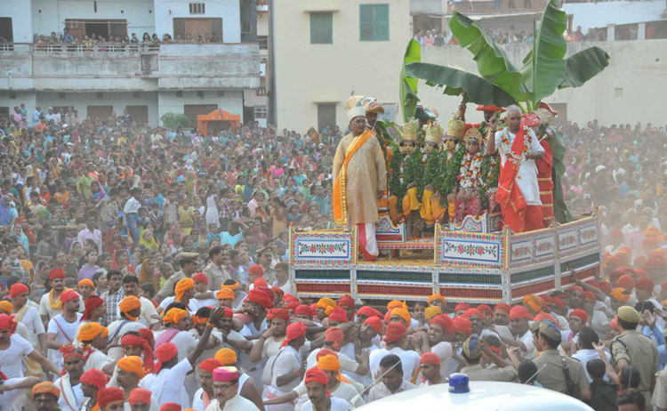 Varanasi View: Thousands witness Nati Imli's Bharat Milap