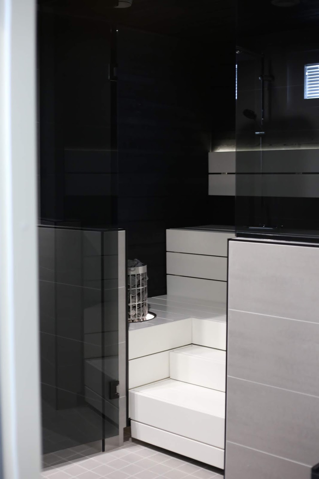 Uusi koti Unelmista toteutukseen: Esittelyssä meidän sauna ja pesuhuone