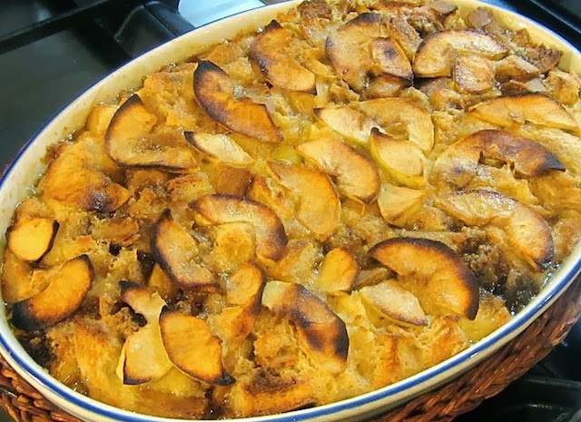 Food Lust People Love: Apple Brown Betty Bread Pudding