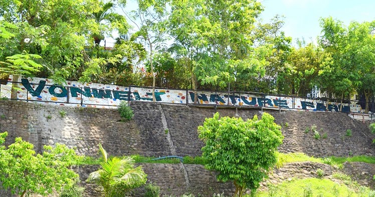 Philippines Beach: Vonwelt Nature Farm