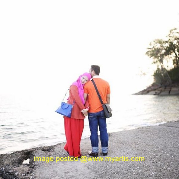 7 Foto aksi manja Yatt Hamzah dengan suami barunya, Muhammad Zulfadli ...