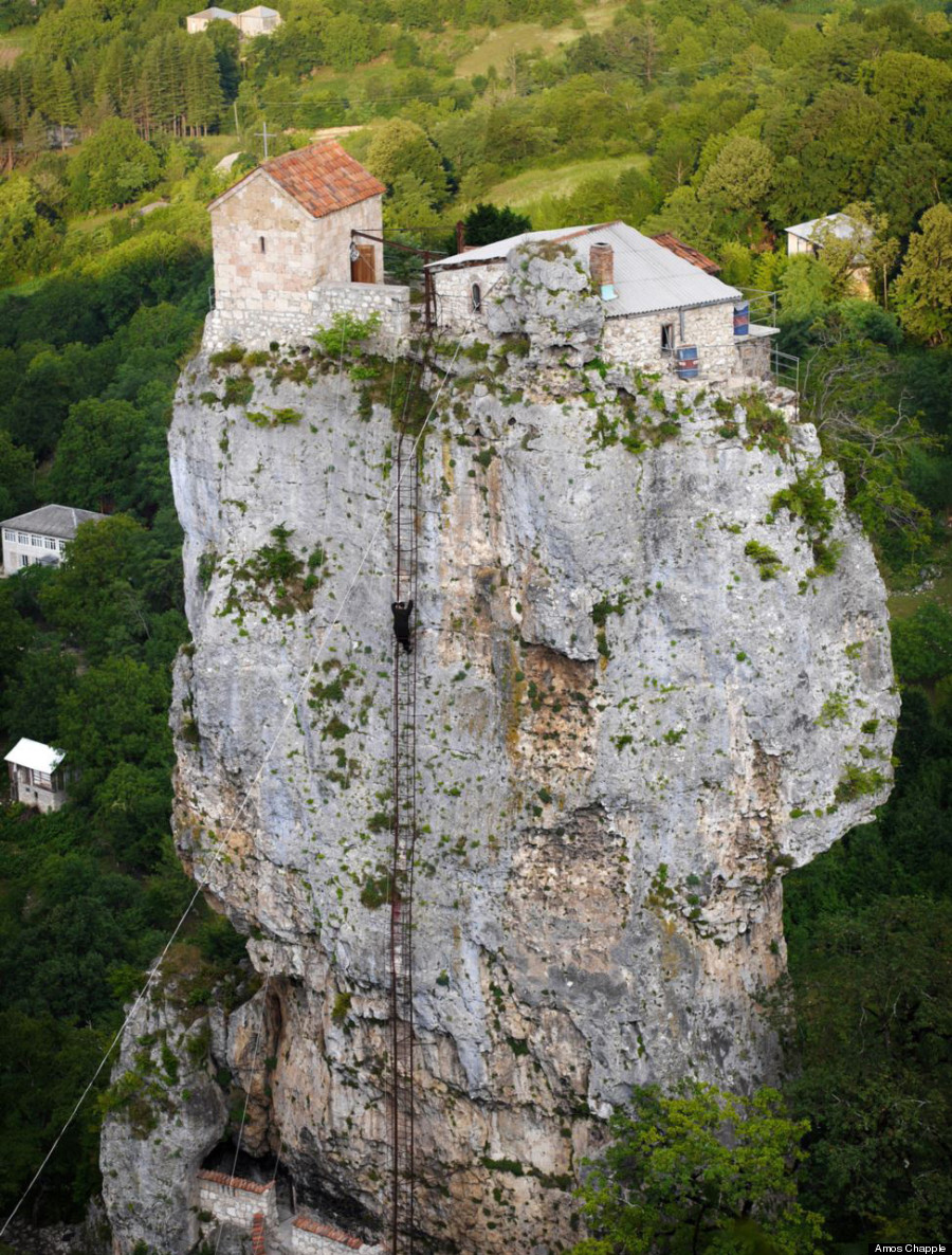 Fieggentrio: Huis op een rots en daar woont echt iemand! (filmpje)