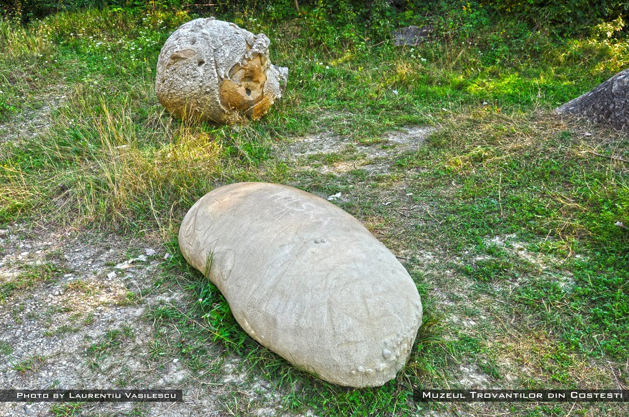 Muzeul Trovantilor din Costesti
