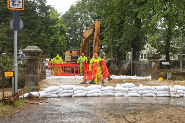 Jim's Loire: Kingussie: more photos of the flooding