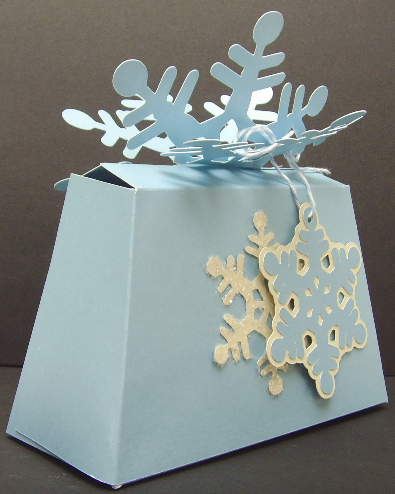 Scrapping Runner Creations: December 2013